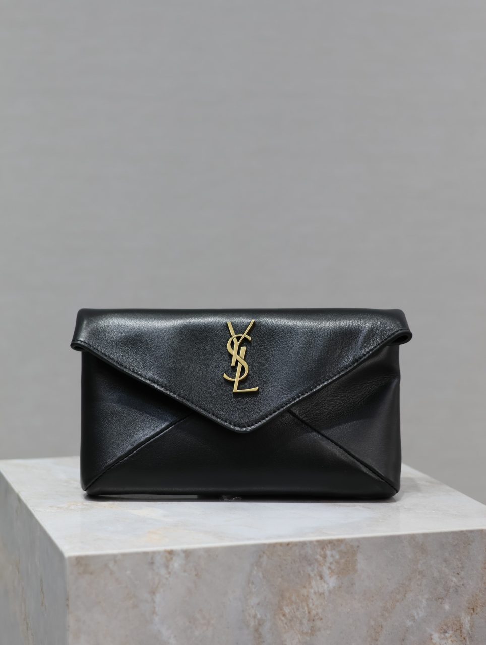 Ysl envelope - Boutiquemadeeasy